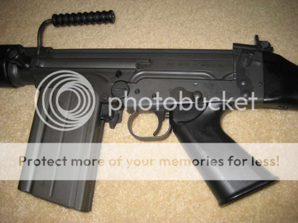 SPF **Final PRICE DROP, DSA STG-58 FAL Rifle, very nice with extras ...